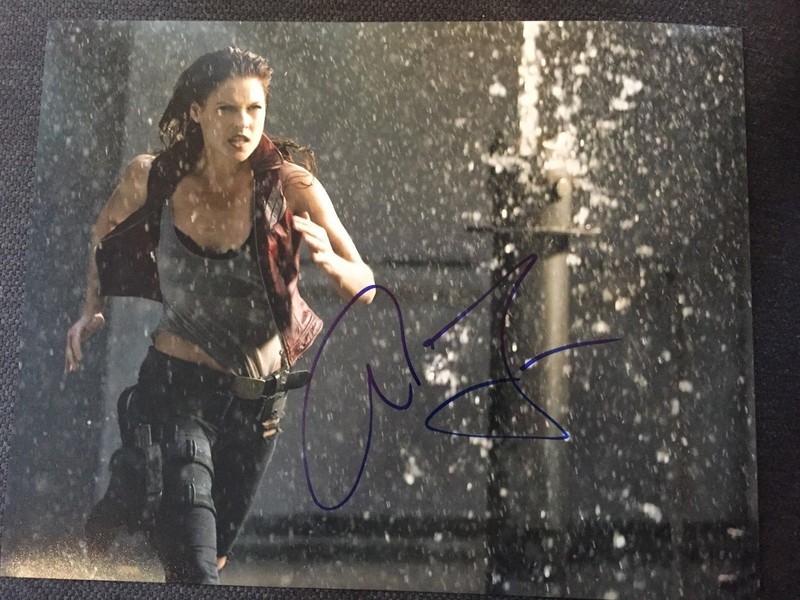 Ali Larter Autograph Profile by RACC - Ali Larter Autographs, Signing ...
