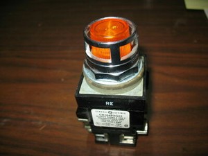 GE CR104PXG22 Red Illuminated Pushbutton Switch General Electric for ...