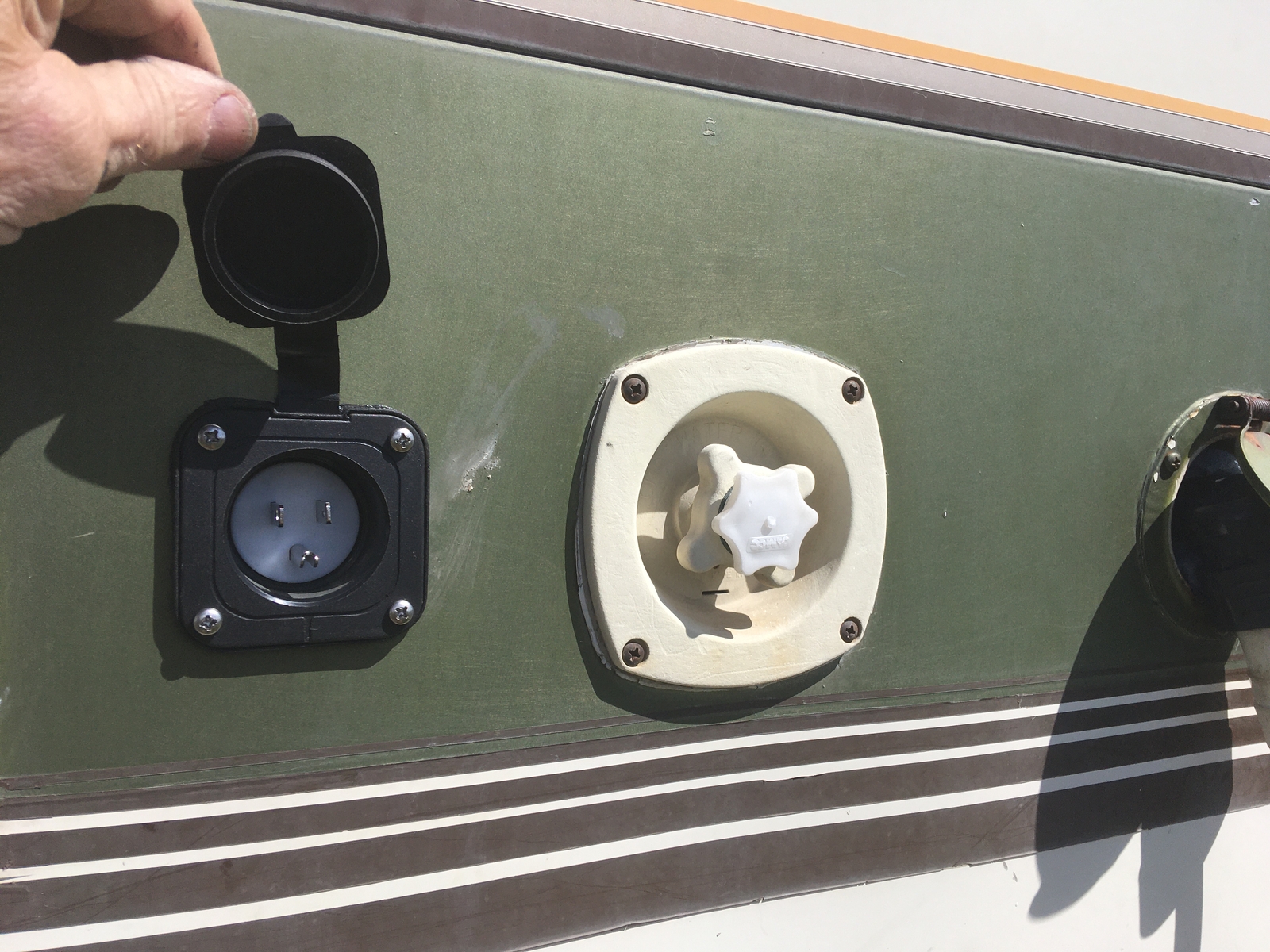 15A Flanged Inlet NEMA 5-15 RV Shore 125V Power Inlet Plug Port w ...