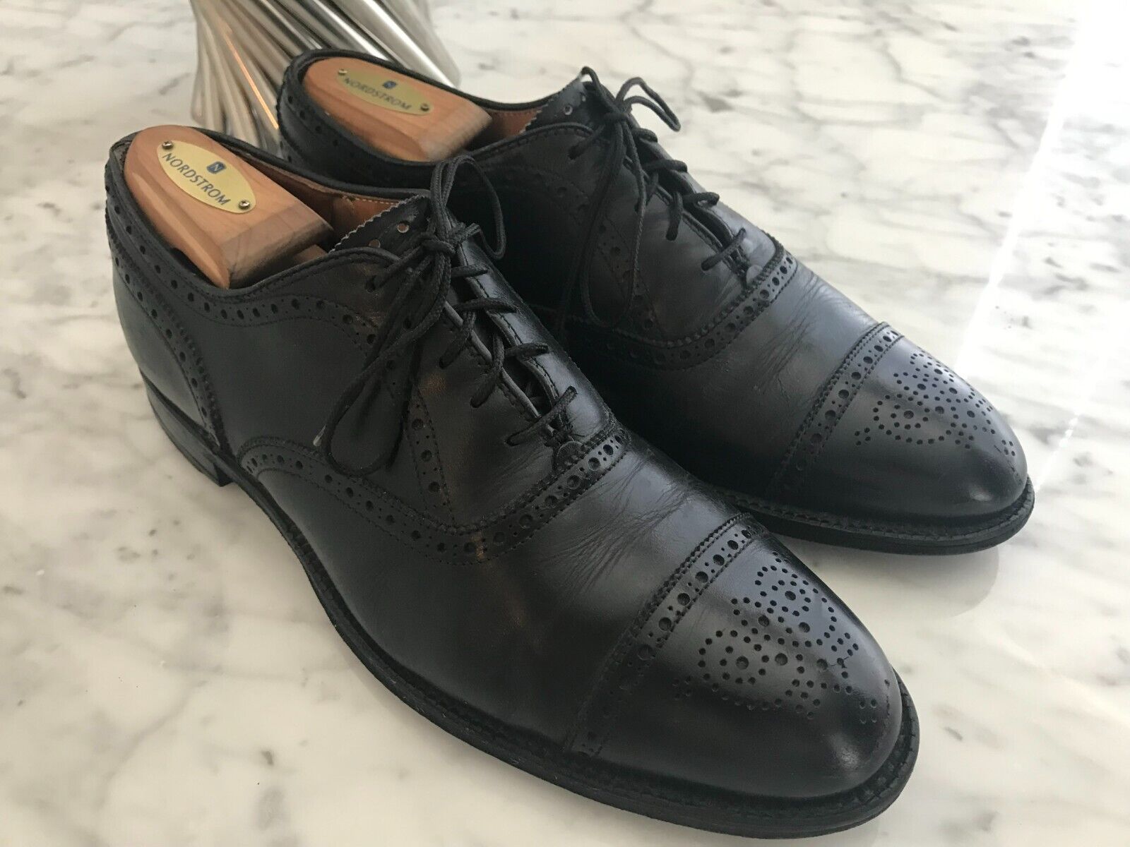$668 ALDEN 909 Medallion Perf Tip Bal Cap Toe Oxford Black $668 ALDEN 909 Medallion Perf Tip Bal Cap Toe Oxford Black