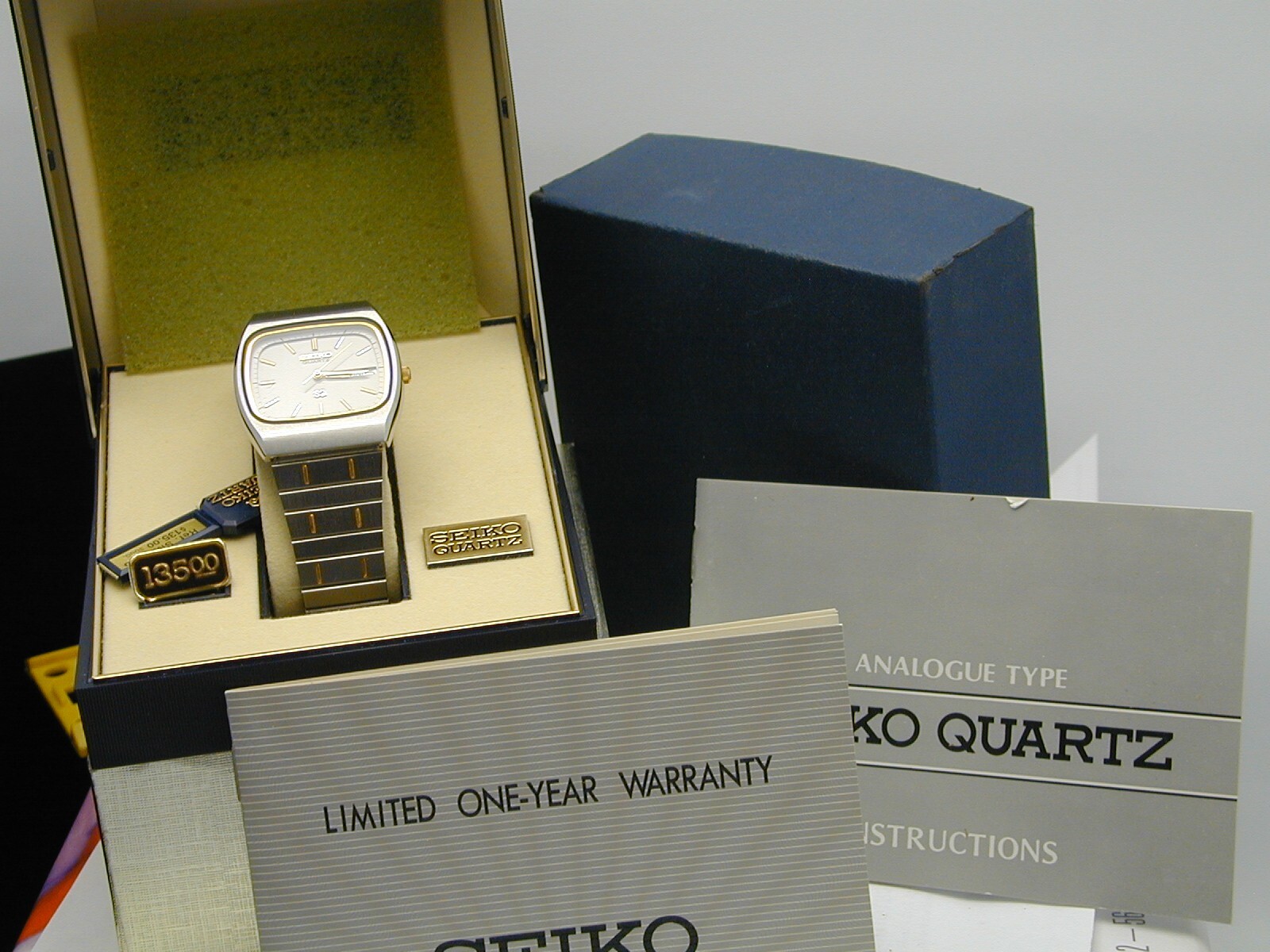 Vintage watch men seiko sq quartz day date japan 8123 - 5089 Vintage watch men seiko sq quartz day date japan 8123 - 5089