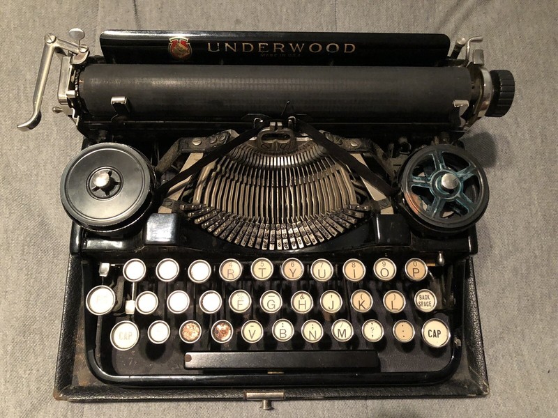 1942 Underwood S on the Typewriter Database