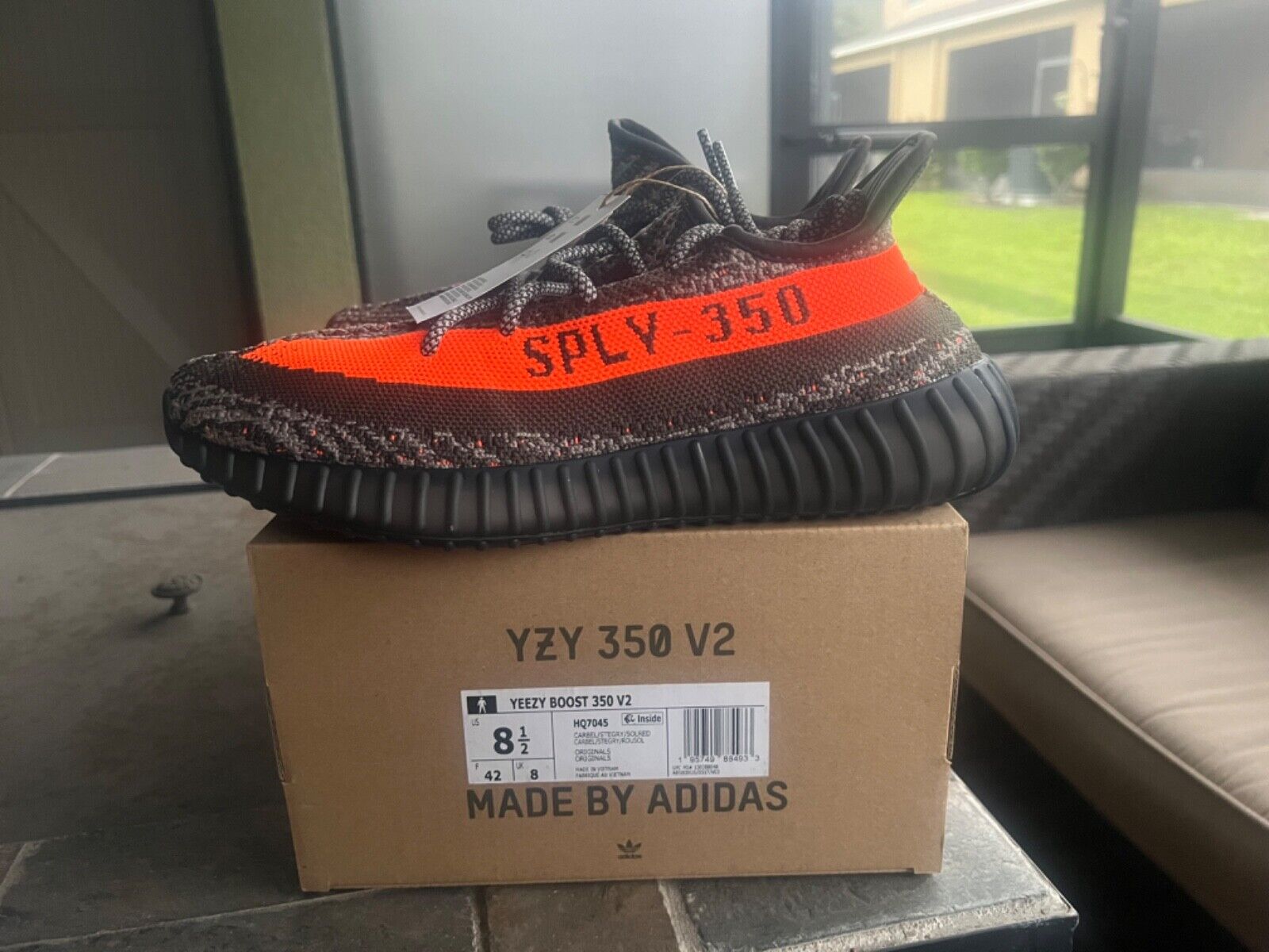 BNIB Adidas Yeezy Boost 350 V2 SZ 8.5 Carbon Beluga Jordan BNIB Adidas Yeezy Boost 350 V2 SZ 8.5 Carbon Beluga Jordan