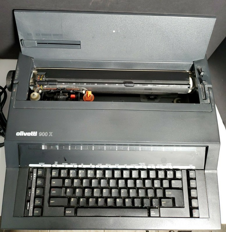 Olivetti typewriter photos of Olivetti 900X by year then serial number ...