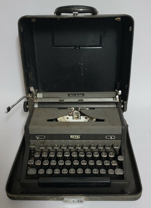 1948 Royal Quiet De Luxe on the Typewriter Database
