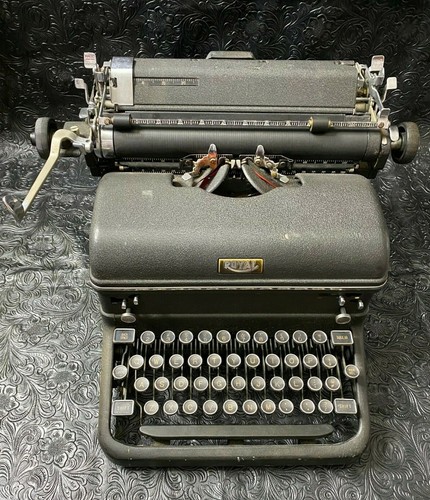 1940 Royal KMM on the Typewriter Database