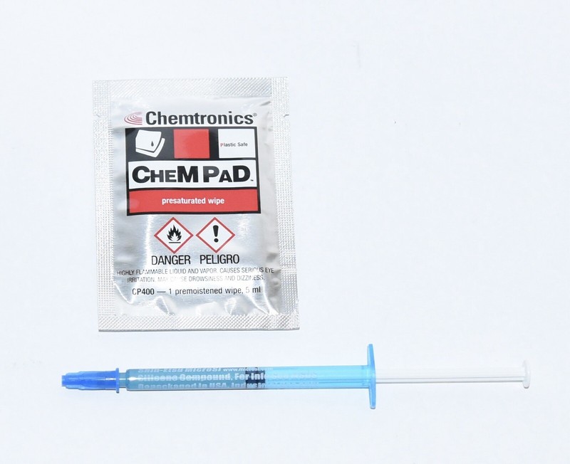SHIN-ETSU MICROSI SILICONE THERMAL COMPOUND+CHEM PAD PRESATURATED WIPEの ...
