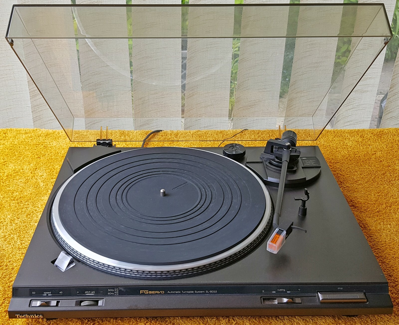 Technics SL-BD22 Semi-Automatic Turntable with Technics P24 Cartridge ...