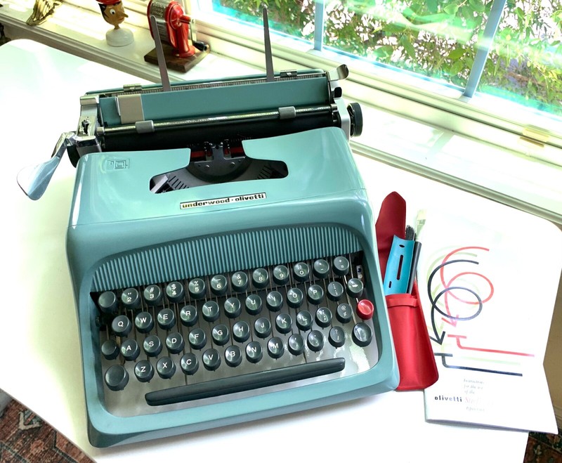 1955 Olivetti Studio 44 on the Typewriter Database