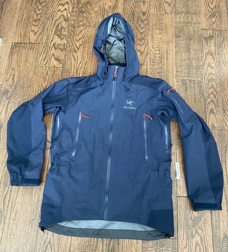 Arc'teryx Theta AR Gore-Tex Pro Shell Jacket in Navy Blue Arc'teryx Theta AR Gore-Tex Pro Shell Jacket in Navy Blue