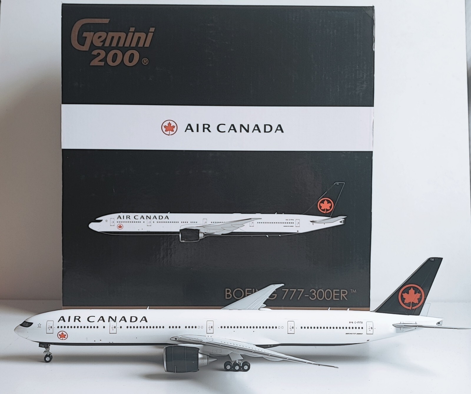 Gemini 200 AIR CANADA Boeing 777-300ER. Reg: C-FITU. Item Gemini 200 AIR CANADA Boeing 777-300ER. Reg: C-FITU. Item