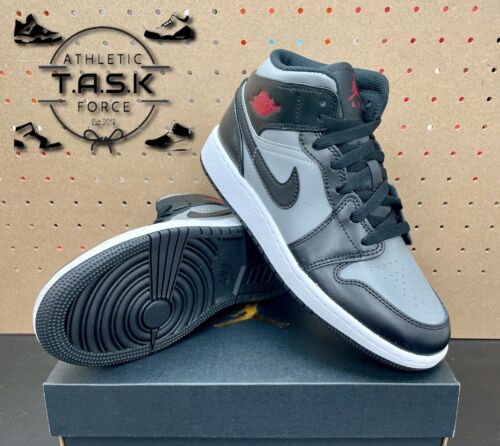 💯Nike Air Jordan 1 Mid GS “Shadow” Black Red Grey Sz 6.5Y 💯Nike Air Jordan 1 Mid GS “Shadow” Black Red Grey Sz 6.5Y