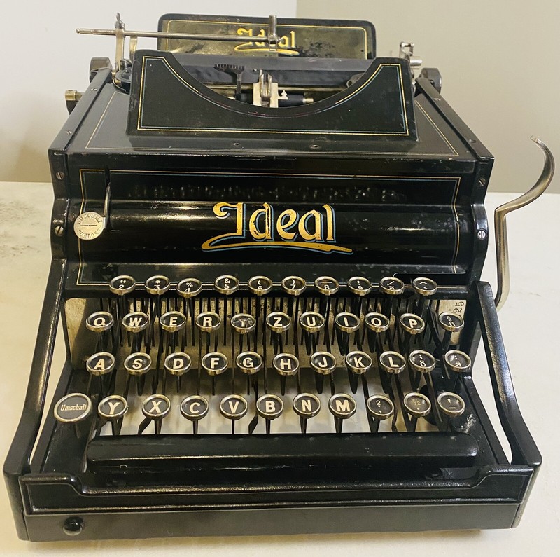 Ideal typewriter photos of Ideal A2 by year then serial number by date