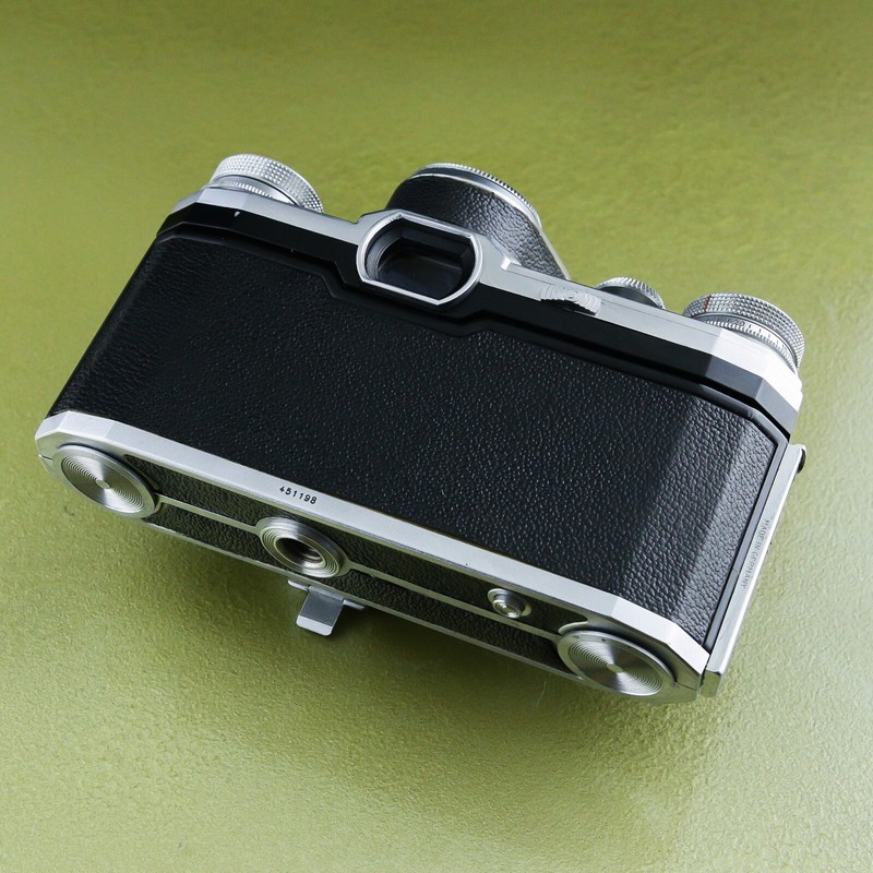 PENTACON FB body / CONTAX Export, #451198 CAMERA ZEISS IKON PENTACON FB body / CONTAX Export, #451198 CAMERA ZEISS IKON