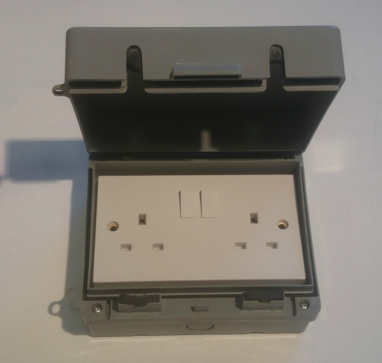 Weatherproof 2 gang,Twin Double Switched outside Waterproof IP65 Garden ...