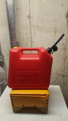 Oil & Gas - Blitz 5 Gallon Gas Can
