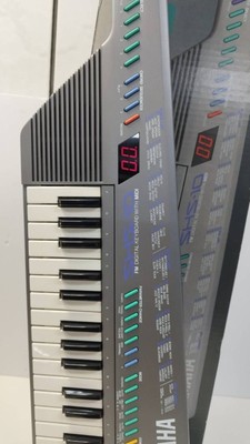 Купить Yamaha SHS 10 Digital Shoulder MIDI Synthesizer Keytar Keyboard ...