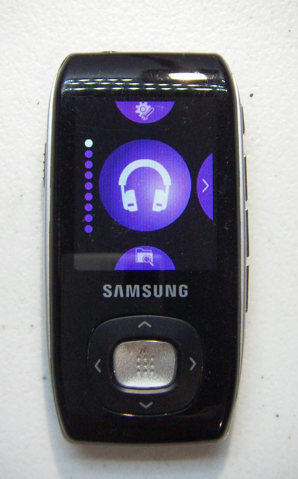 Samsung YP-T9 (1GB) Digital Media MP3 Player Black. Works great, good cond.のeBay公認海外通販｜セカイモン