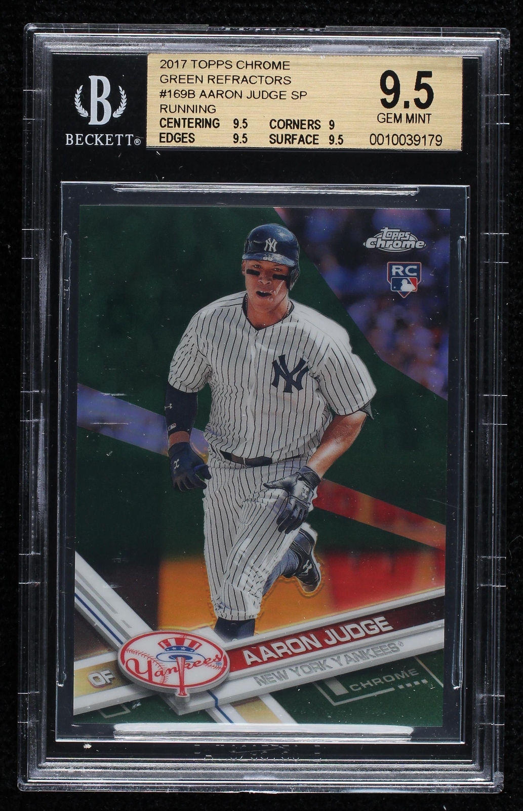 2017 Topps Chrome - Photo Variation Green Refractor Running #169 Aaron ...