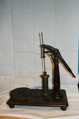 Microscopes & Lab Equipment - Vacuum Pump