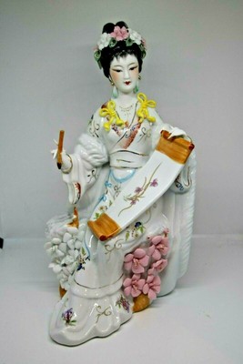 Statues - Porcelain Geisha