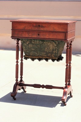 1800-1899 - Mahogany Sewing - Vatican