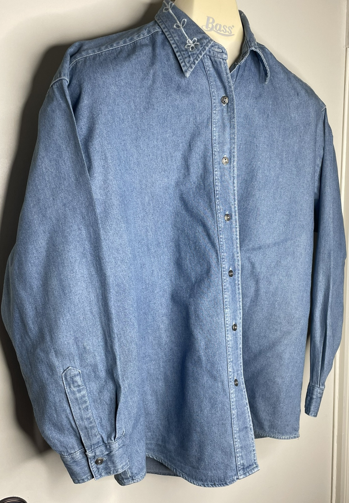 Vintage Lee Women's Size Medium Button Up L/S Embroidered Vintage Lee Women's Size Medium Button Up L/S Embroidered