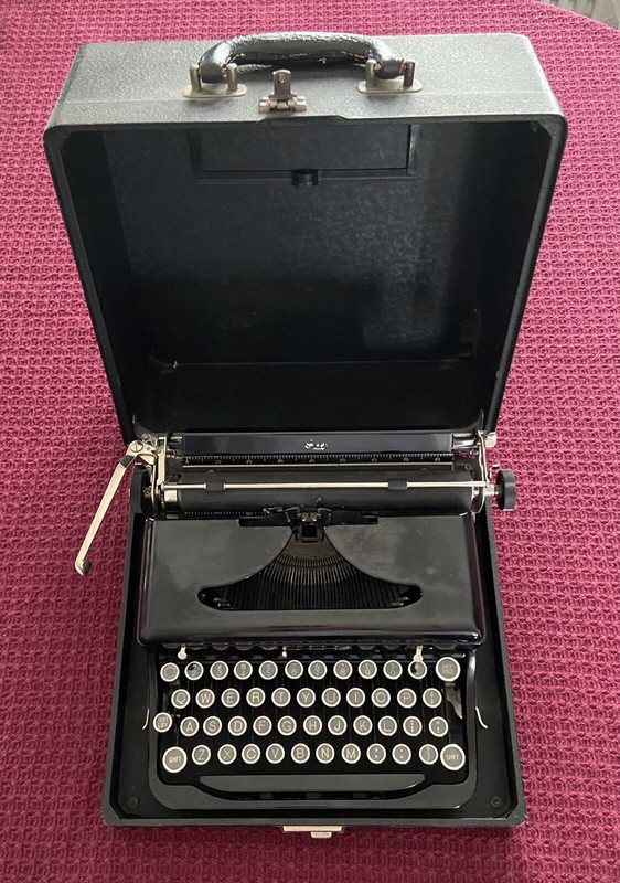 1913 Royal 6 on the Typewriter Database