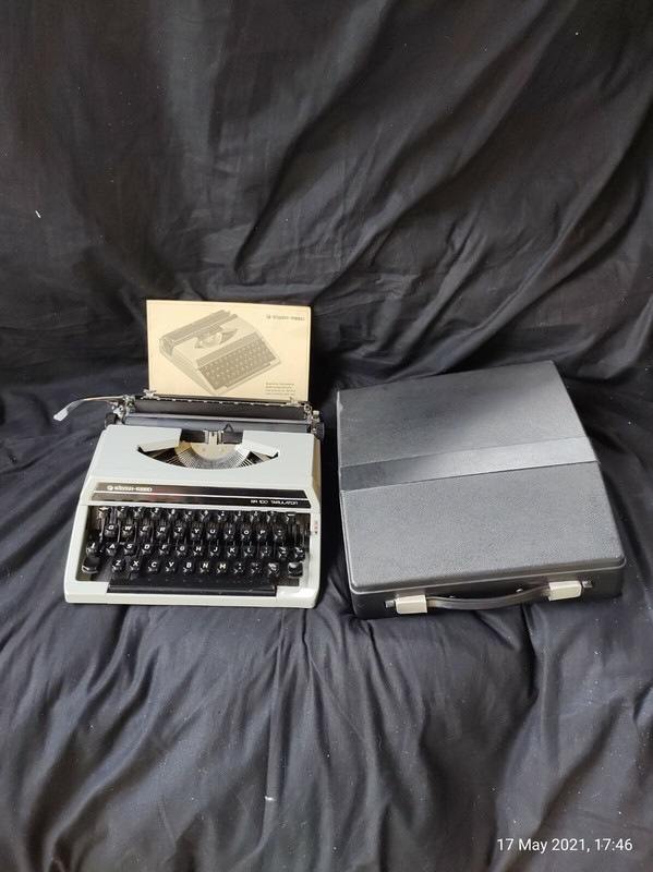 1977 Silver Reed 100 on the Typewriter Database