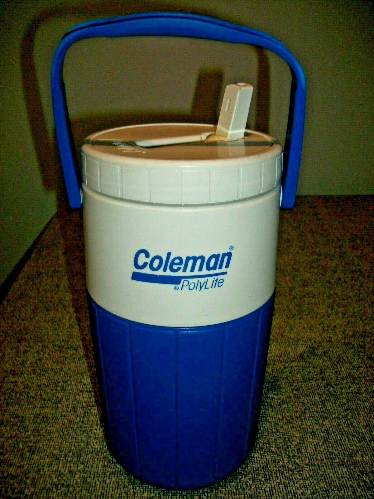 Vintage Coleman Polylite 1/2 Gallon Water Cooler Jug #5590 Blue/Whiteの ...
