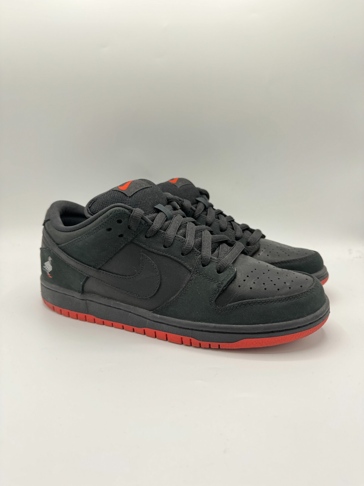 Size 8.5 - Jeff Staple x Nike Dunk Low SB Black Pigeon Size 8.5 - Jeff Staple x Nike Dunk Low SB Black Pigeon