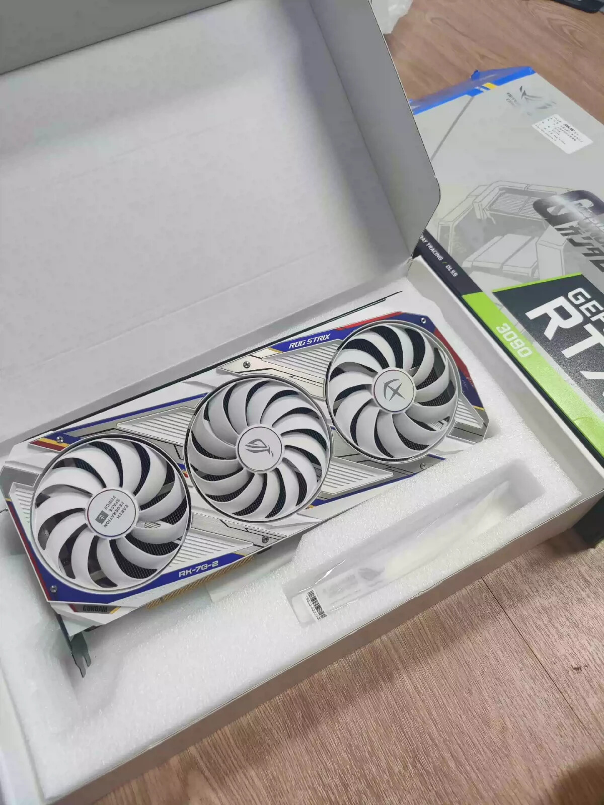 ASUS ROG Strix GeForce RTX 3090 OC 24GB GUNDAM GDDR6X ASUS ROG Strix GeForce RTX 3090 OC 24GB GUNDAM GDDR6X