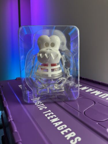 💀 Brand New Supreme x Bounty Hunter Skull Kun Figurine 💀 Brand New Supreme x Bounty Hunter Skull Kun Figurine