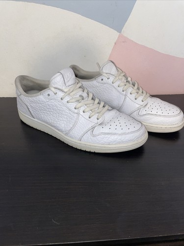Air Jordan 1 Retro Low Swooshless Men Size 11.5 US Triple Air Jordan 1 Retro Low Swooshless Men Size 11.5 US Triple