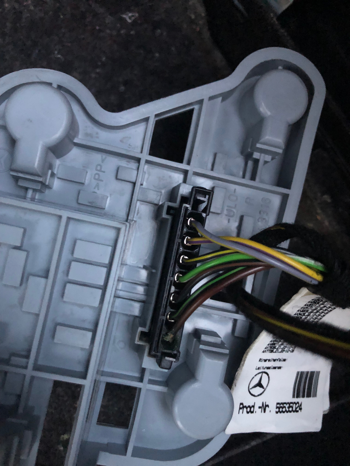 NEW Genuine Mercedes-Benz W204 C-Class RH Rear Lamp Bulb Holder ...