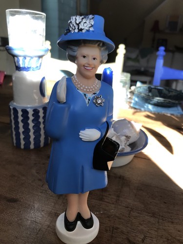 Solar Queen Elizabeth Figure DERBY EDITION Blue Kikkerland | eBay