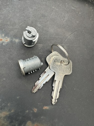 New Yakima Q Clips for use with Q Tower Roof Rack | eBay