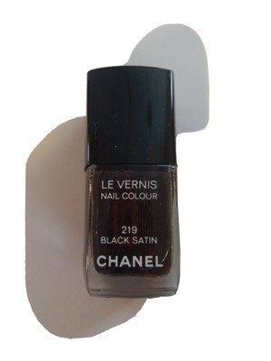 Chanel's Limited Edition Black Satin Nail Polish - nitrolicious.com