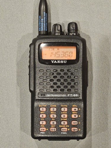 YAESU FT-60R HANDHELD DUAL BAND HAM RADIO TRANSCEIVER