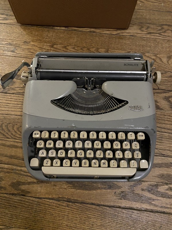 1961 Royal Royalite on the Typewriter Database