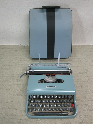 1955 Olivetti Lettera 22 on the Typewriter Database