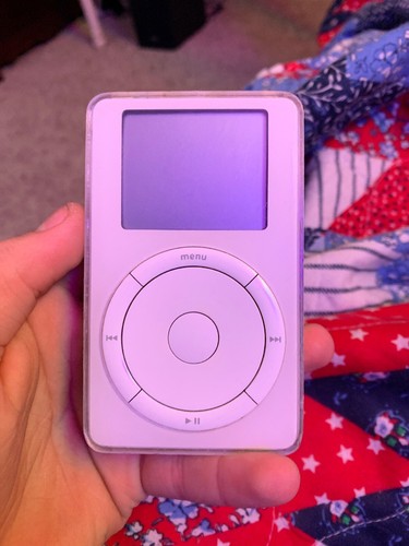 Apple iPod 1st Generation 10GB 32MB RAM - White With Box, Cord ...