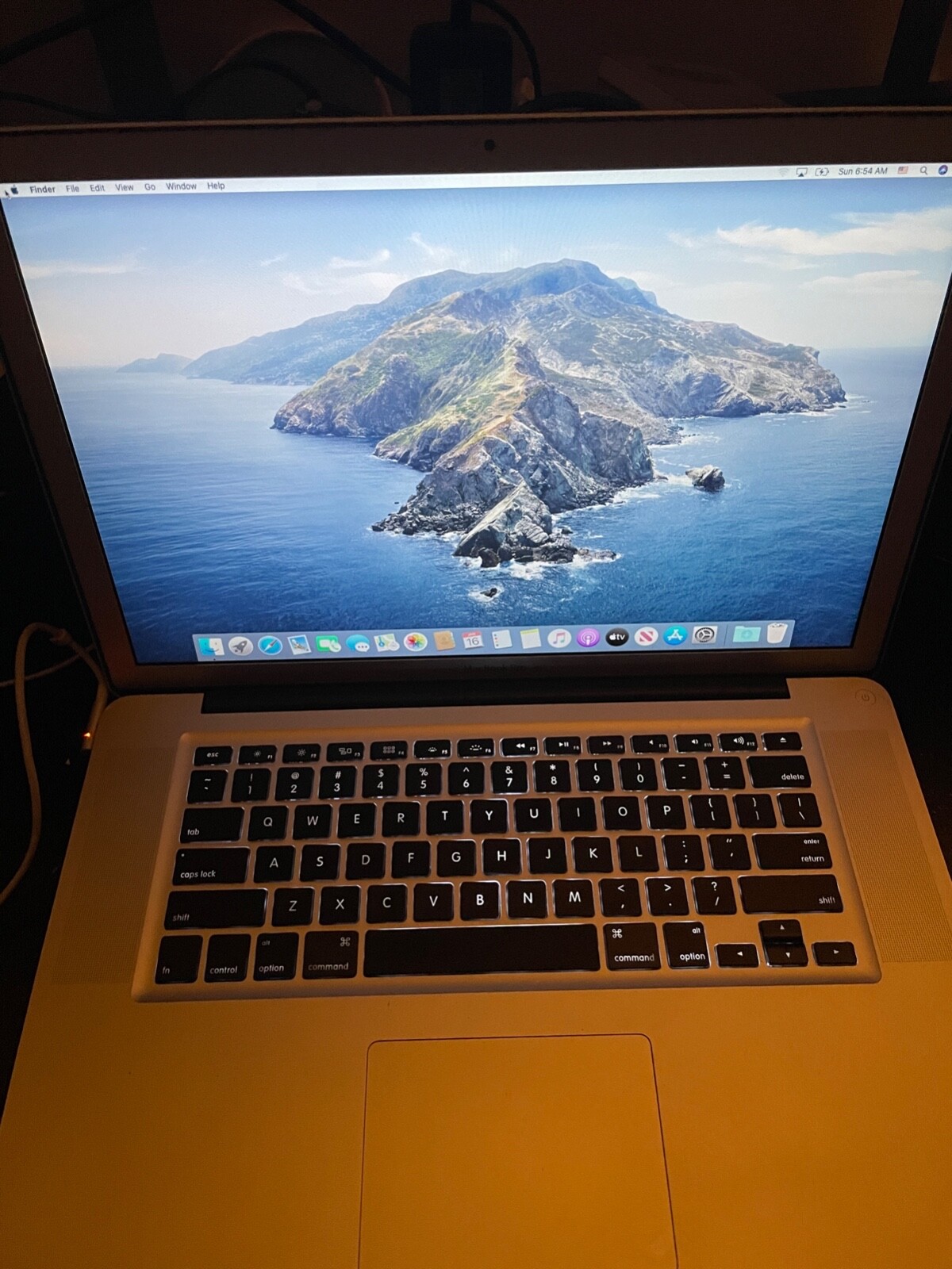 Apple MacBook Pro 15” (1TB SSHD Intel Core i7 2.30 GHz 16GB Apple MacBook Pro 15” (1TB SSHD Intel Core i7 2.30 GHz 16GB