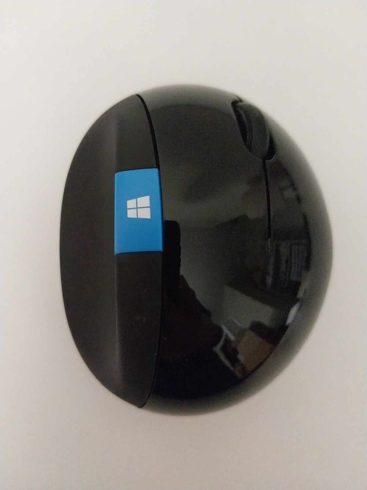 Microsoft Sculpt Bluetooth Wireless Ergonomic Optical Mouse