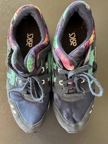 Split tongue asics store