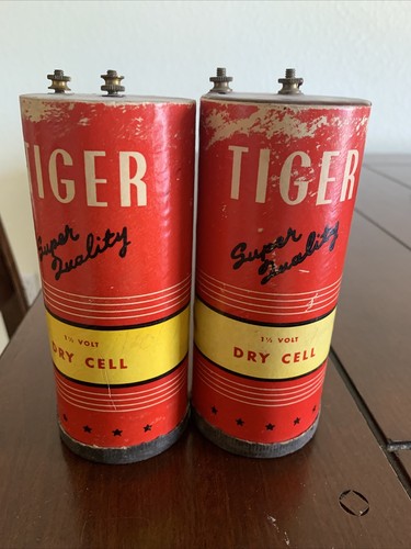 2 Antique Tiger Dry Batteries No 6- 1 1/2 Volts For Radios as is partsの ...