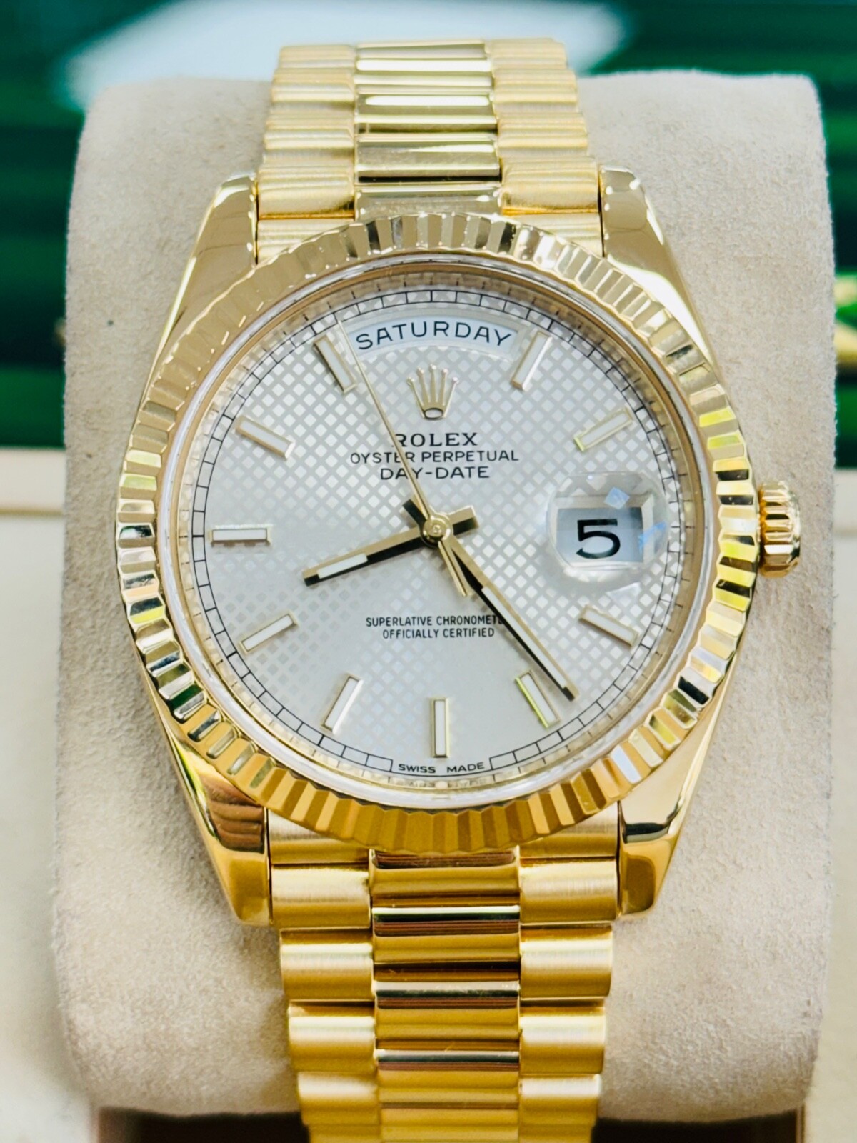 Rolex Day-Date 228238 40mm 18k Yellow Gold Silver Motif Dial Rolex Day-Date 228238 40mm 18k Yellow Gold Silver Motif Dial