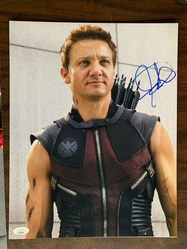 Jeremy Renner Autograph Profile by RACC - Jeremy Renner Autographs ...