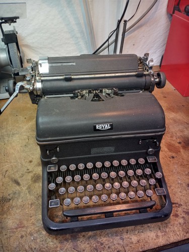 1940 Royal KMM on the Typewriter Database