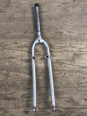 Forks - 1 Inch Threaded 700C - Nelo's Cycles